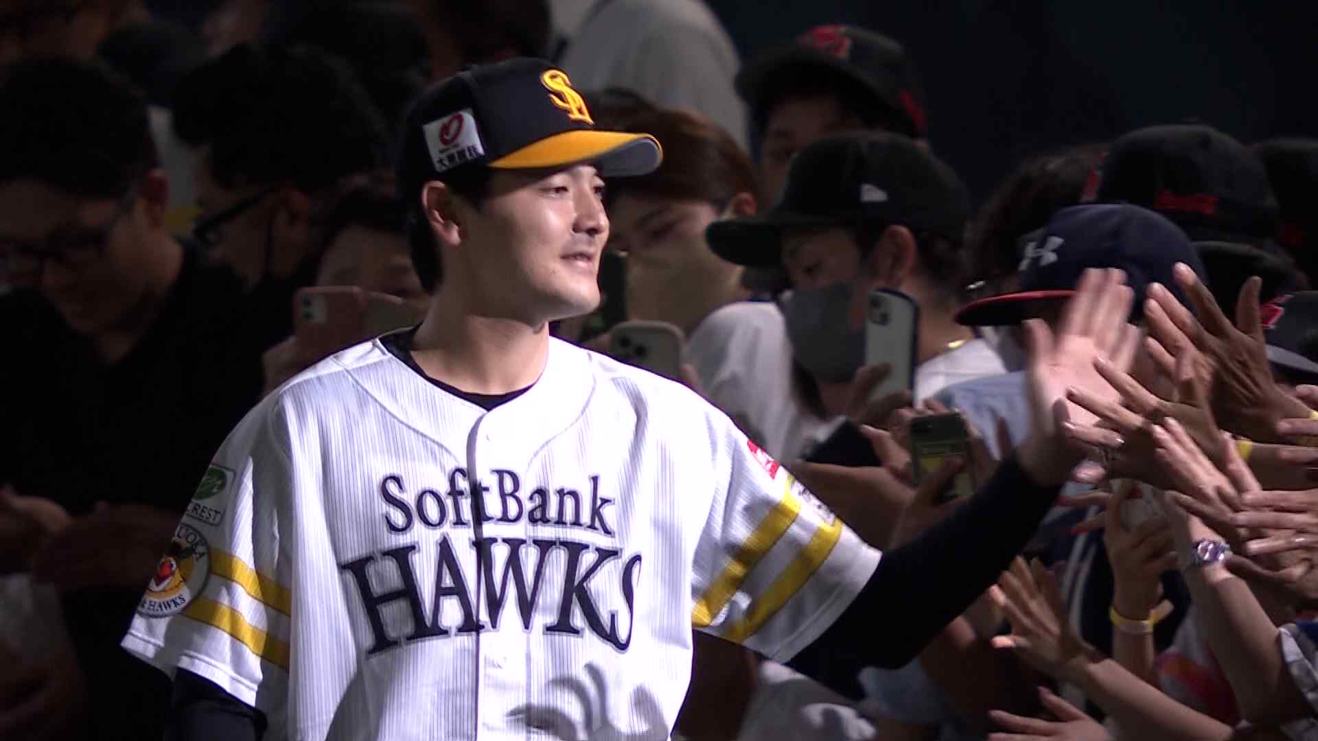 「11奪三振」で12連敗のホークスに勝利 有原投手に初のRKB月間MVP - RKB毎日放送