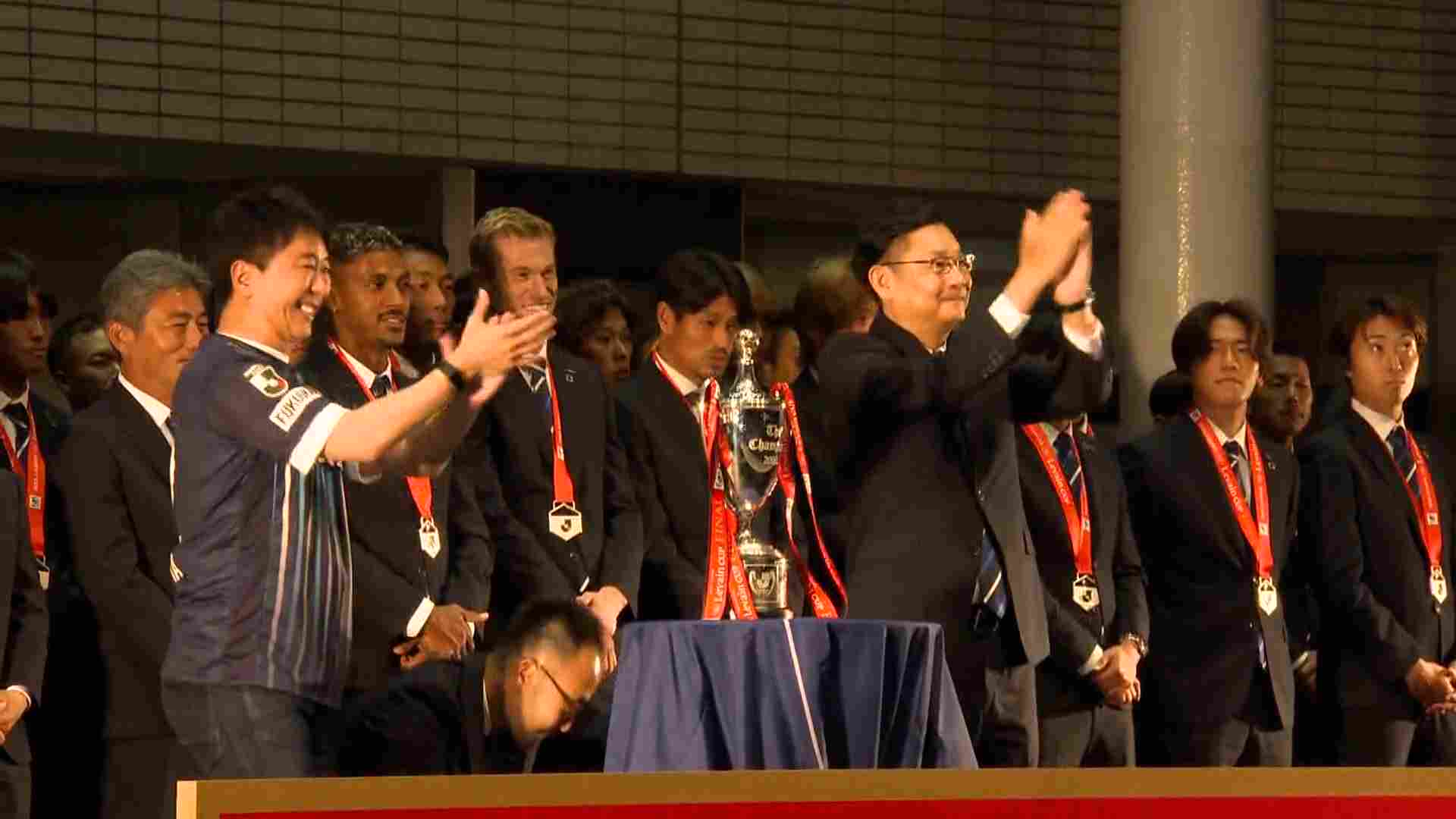 「みんながMVP。みんな、最高でした」祝勝会でアビスパ選手たち、ファンと喜び分かち合う - RKB毎日放送