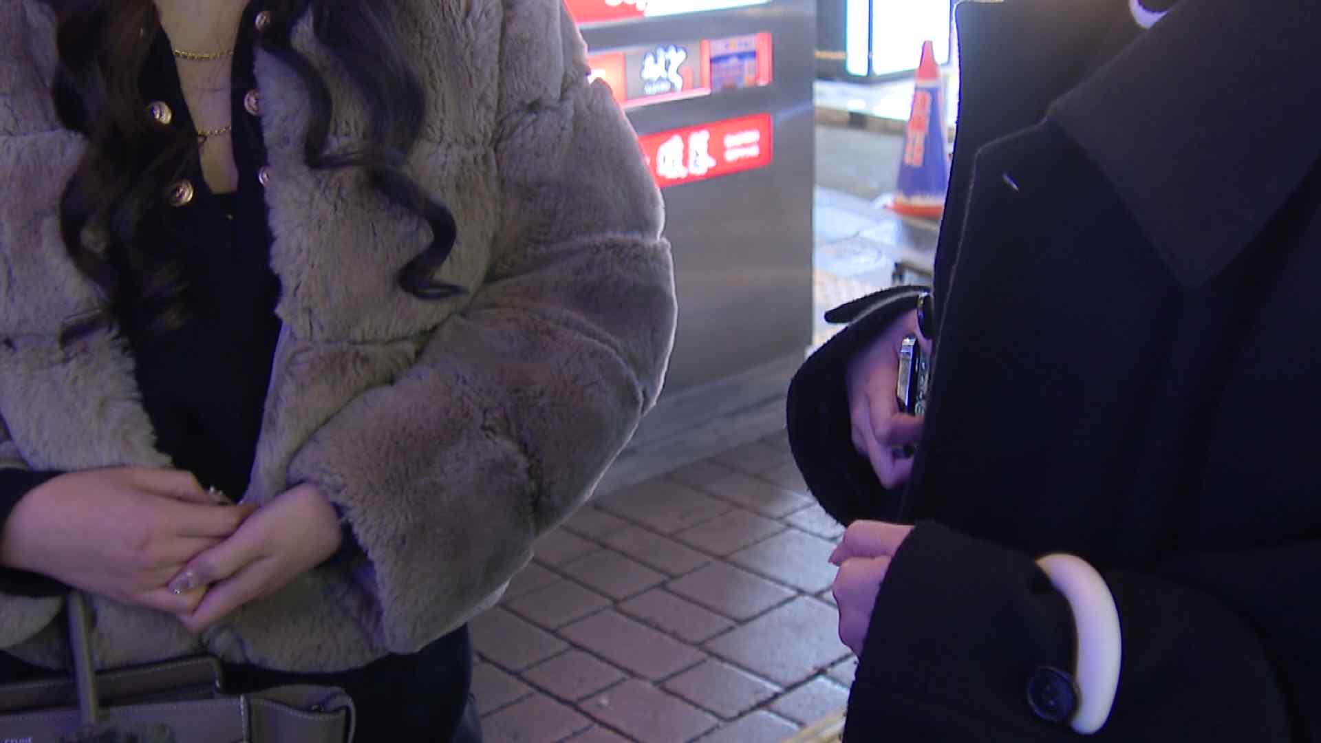 ホストに使った金額は“数千万円”「金で愛を買う」女性たちの売掛金問題…九州一の歓楽街・中洲でも立ち入り検査 - RKB毎日放送