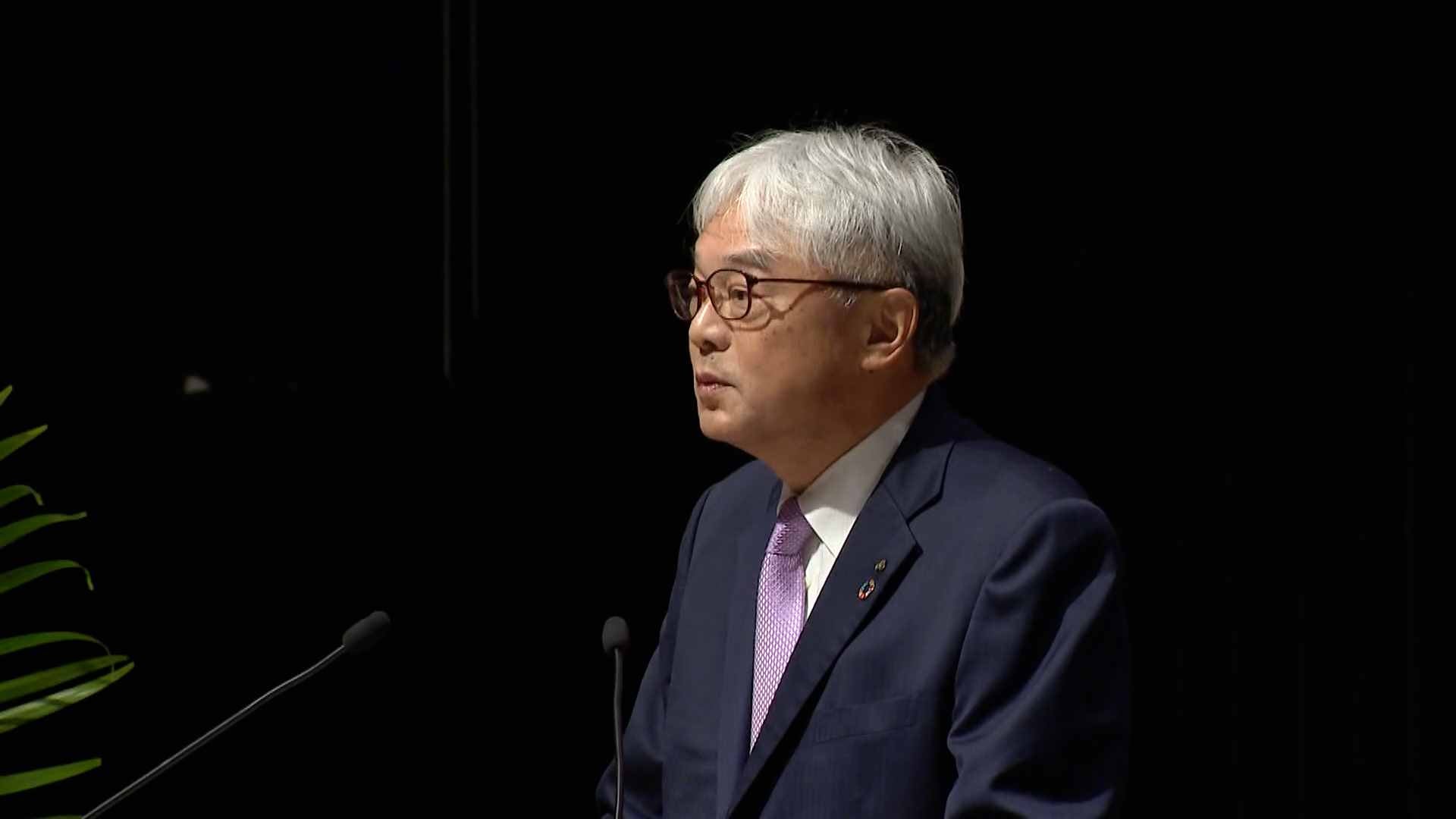 「初任給を4万5000円上げます」新社会人にサプライズ昇給 ホークスの入社式は「入団会見」方式で - RKB毎日放送