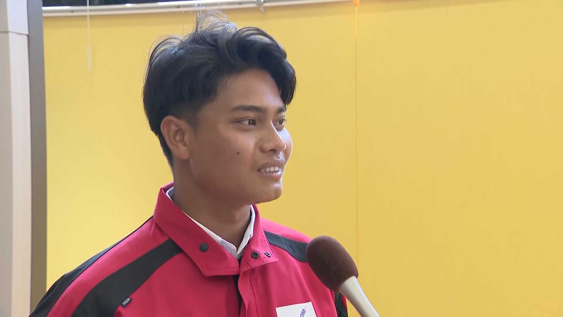 「初任給を4万5000円上げます」新社会人にサプライズ昇給 ホークスの入社式は「入団会見」方式で - RKB毎日放送