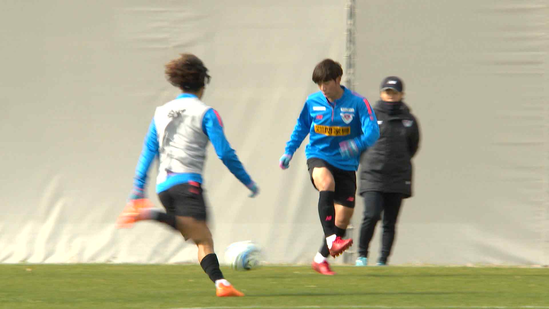 サッカーJ1「アビスパ福岡」得点力アップの鍵は佐藤凌我選手～開幕戦の相手はヴィッセル神戸 - RKBオンライン