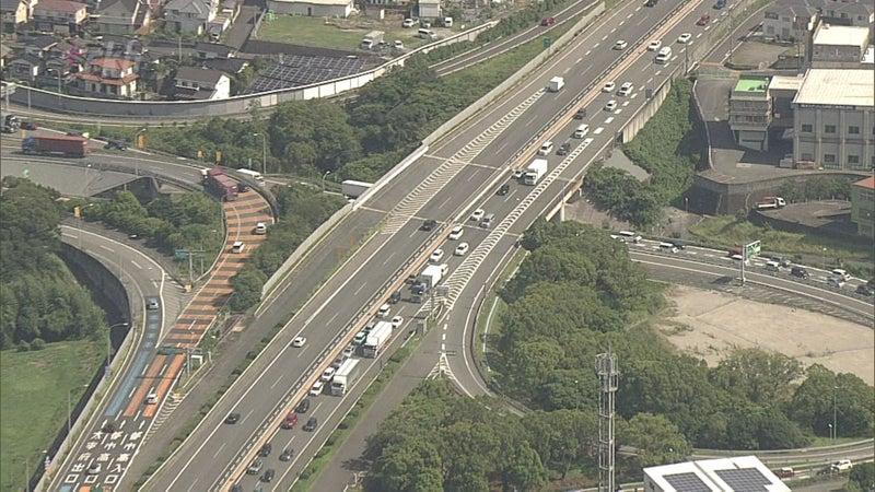 ”帰省ラッシュ”続く 高速道路は朝から混雑 - RKB毎日放送